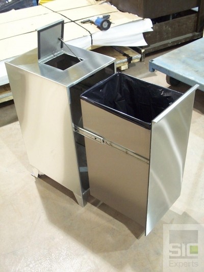 Ventilated stainless steel laboratory trash can SIC27988 - SIC Experts