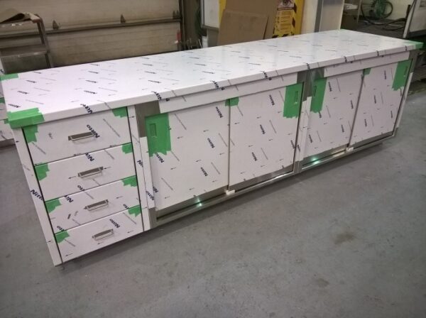 Adjustable height cleanroom table SIC35923 - SIC Experts